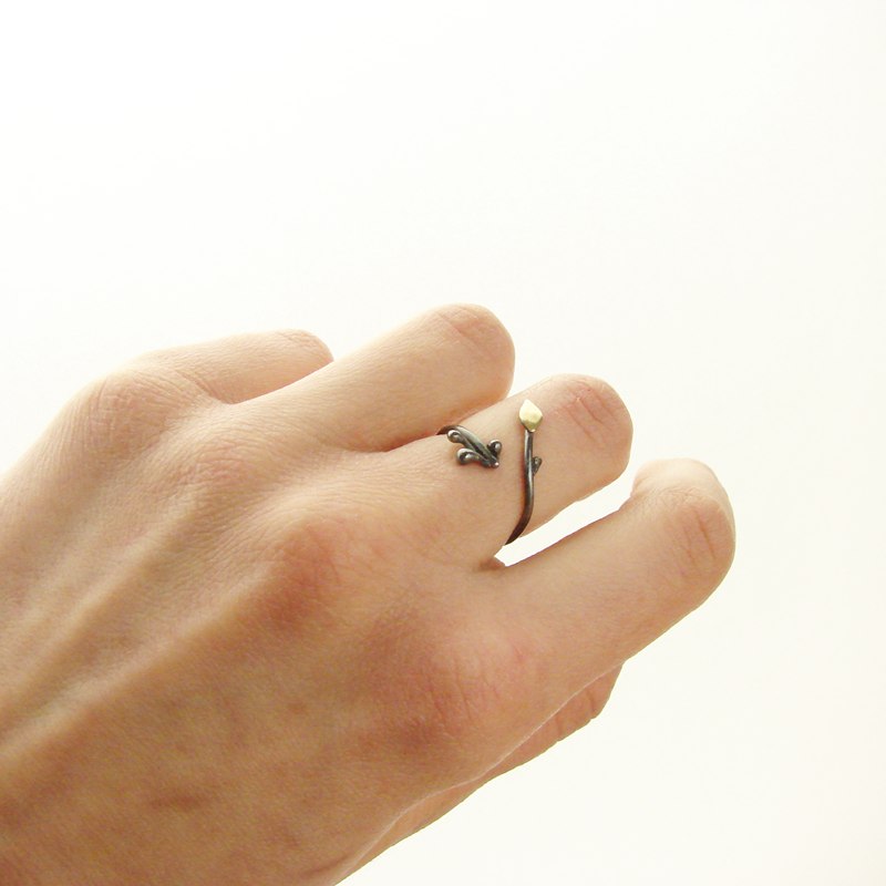 Branch . Adjustable Ring . Oxidized Silver And Brass on Luulla